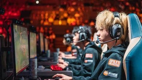League Of Legends English Lpl Casters To Leave China Due To Concerns