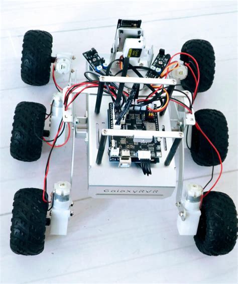 Space Education The Enhanced GalaxyRVR Mars Rover Kit With Light And Signal Booster Renzo