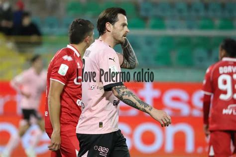 Repubblica Bari Occhio Che Arriva Un Lanciatissimo Palermo