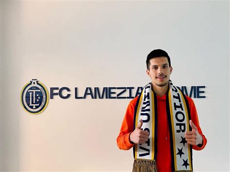 Fc Lamezia Terme Ecco Lattaccante Croato Mario Vasilj