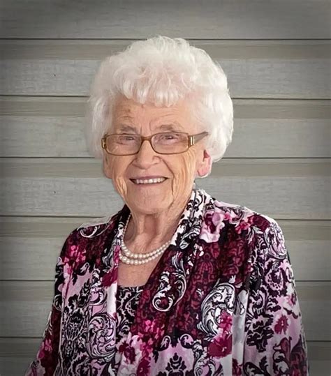 Evelyn “evie” Lee Panow