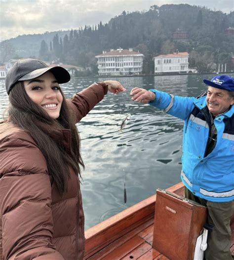 Hande Erçel İstanbul Boğazına Oltayı Attı