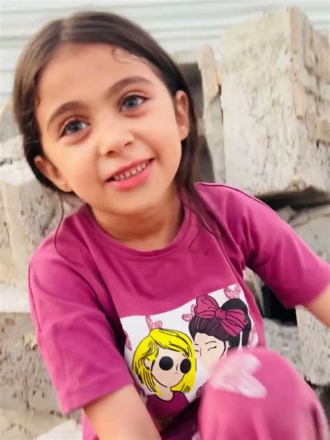 Love رزان سلم عليكم اسمعو كلامه أتمنى منكم تنطون لايك اشتراك بل قناة خلي نفرح رزان Youtube