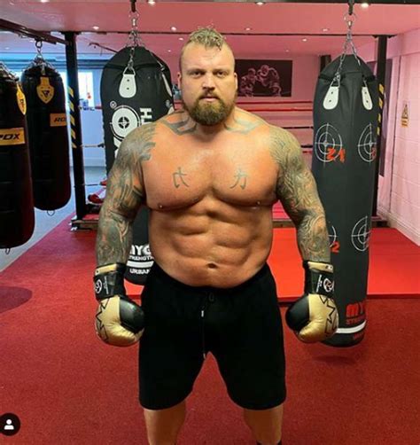 Eddie Hall Shows Off Remarkable Three Year Body Transformation On