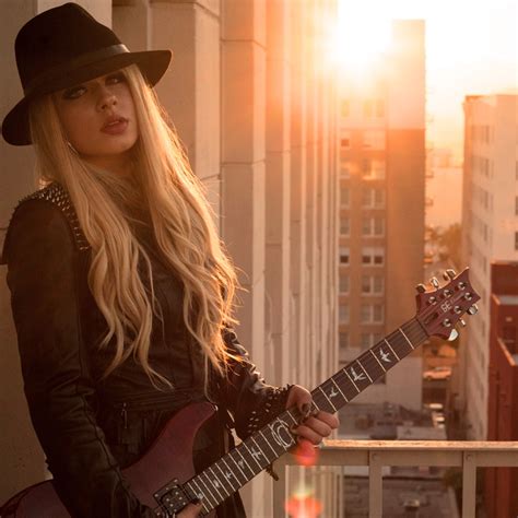 Orianthi Photo Gallery
