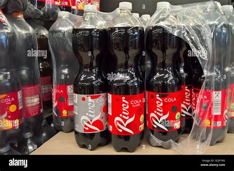 River Cola Classic Und Light Eigenmarke Im Sortiment Von Discounter Aldi Süd Und Nord River