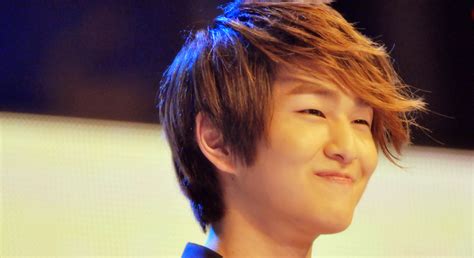 K Pop Shinee Profile