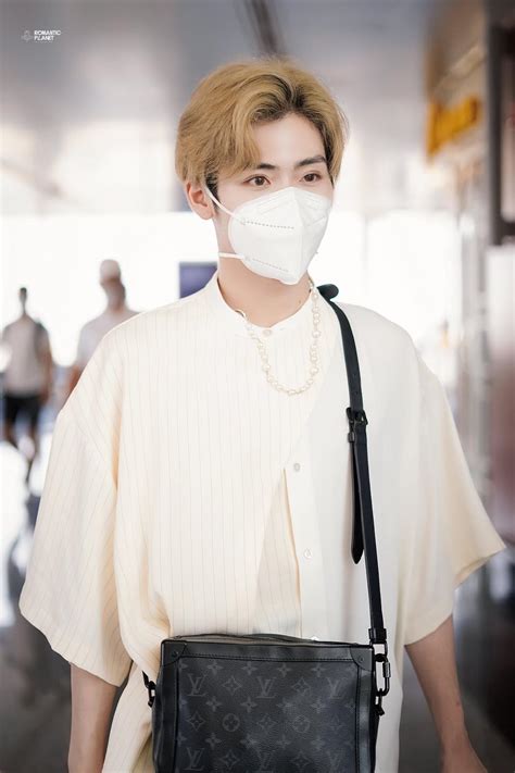 Into1 Malaysia Into1🌐 张嘉元0108生日快乐 Into1 张嘉元 生日直播 元”气满满进行中，笑点多多，欢乐不断～快来加入少年的生日派对吧🎉 Facebook