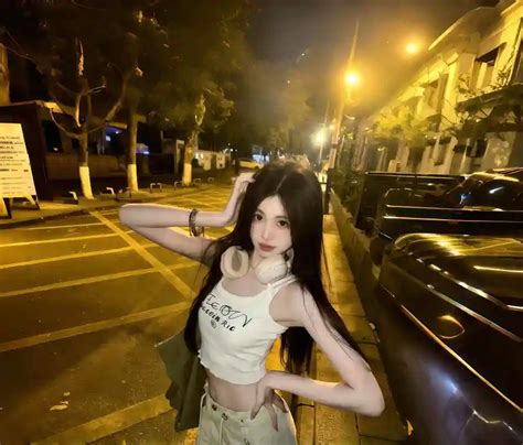 4k路灯夜景壁纸｜夜晚道路背景图片 静谧「哲风壁纸」