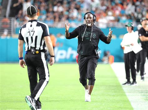 Phillies Fans Seemingly Caught On Video In Yankee Stadium Sex Act