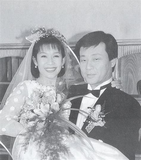 70岁寇世勋现状，晚年和原配一家生活，二房随3名子女远在国外