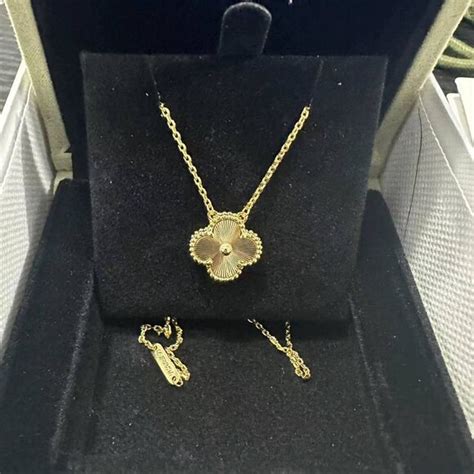 Van Cleef And Arpels Jewelry Van Cleef Arpels Classic Gold Necklace