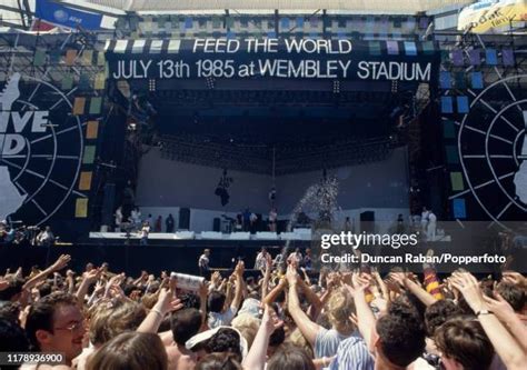 Live Aid Crowd Photos And Premium High Res Pictures Getty Images