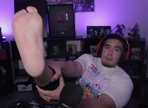 Robert Jay Perezs Feet