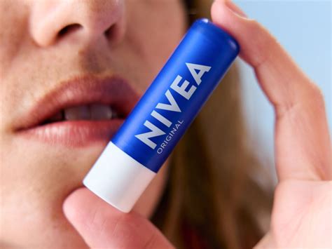 Prevent Dry Chapped Lips Nivea Canada