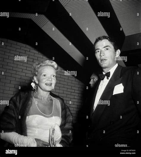 Greta Riso And Gregory Peck Attore E Moglie 1950 Foto Stock Alamy