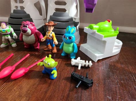 Fisher Price Imaginext Toy Story 4 Buzz Lightyear Robot With Figures
