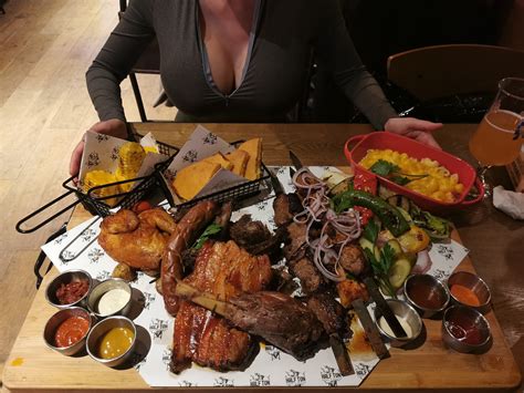 How Can She Eat All That Scrolller