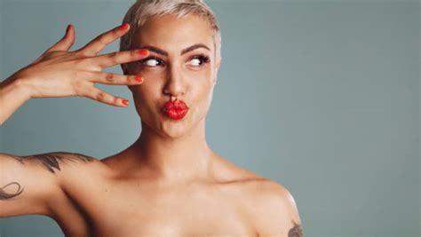 40 Corte Pixie Rapado Fotografías De Stock Fotos E Imágenes Libres De Derechos Istock