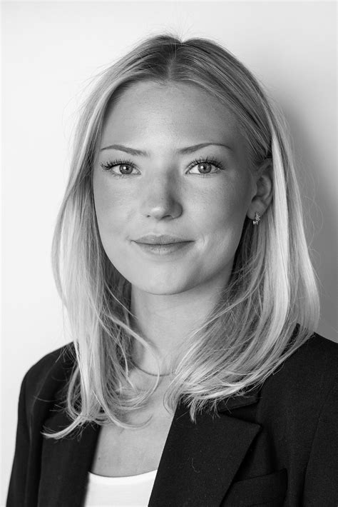 Ebba Ekman — Fastighetsmäklare — Bjurfors Borås