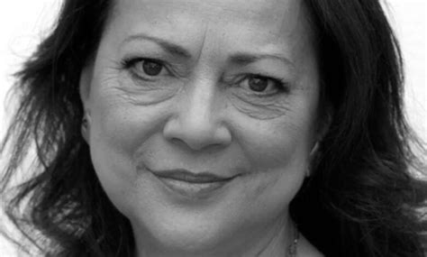 Estrela Novais Sofria De Cancro Que Escondeu De Todos