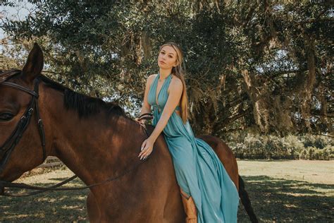 Sofia Capron Senior Pictures — Christine Wozz Photography Weddings