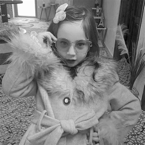 غدير عبد Youtube