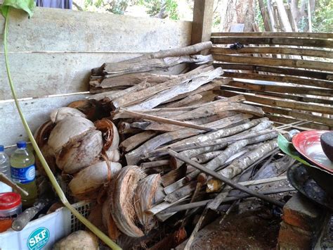 Dapur Antara Kayu Bakar Atau Gas Elpiji Nasirullah Sitam