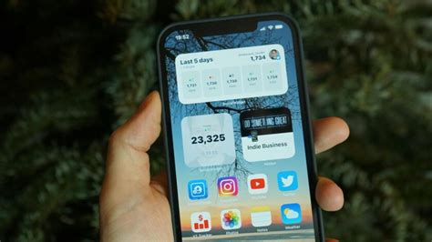 how to put widgets on the android lock screen