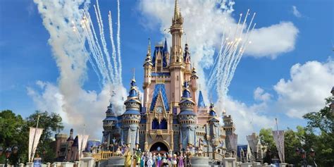 Disney World Updating Magic Kingdom Closing Hours This Summer Disney Dining