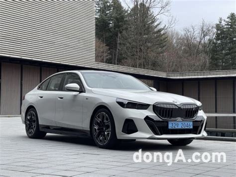 ‘2024 올해의 차 경쟁 본격화 전기·하이브리드 강세 Ev라운지