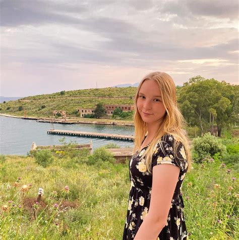 Iisa Hero Is Only 21 And She Already Visited 40 Countries