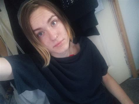 Felt Cute R Androgynoushotties