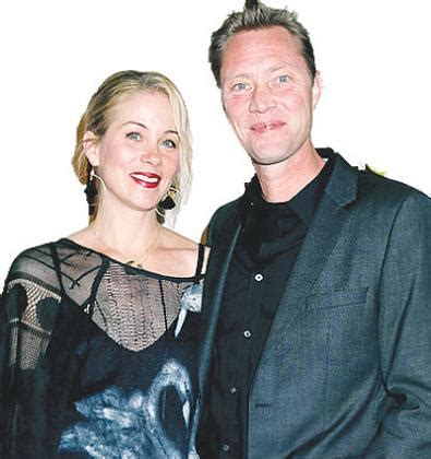Christina Applegate Marries Martyn Lenoble The New Times
