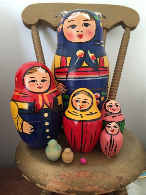 Vintage Russian Matryoshka Nesting Dolls Set Of 8 Matryoshka Dolls On