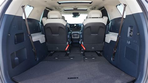 2025 Kia Carnival Hybrid First Drive Review And Video Autotraderca