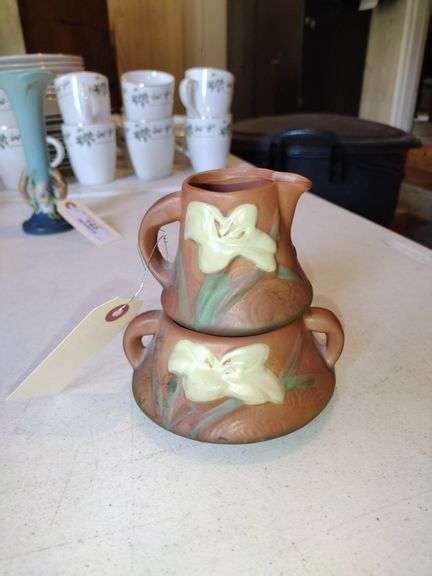 Roseville Pottery Zephyr Lily Creamer And Sugar Bowl Baer Auctioneers Realty Llc