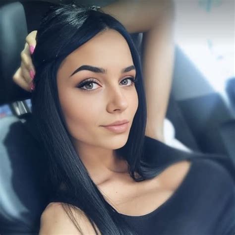 Lucia Jesuiislucia • Threads Say More