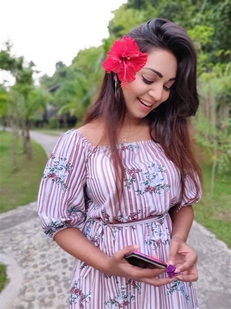 Bd Actress And Model Sadia Jahan Provas New Photos