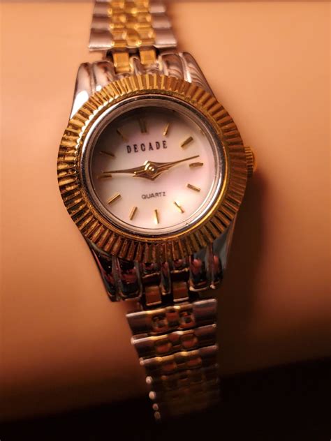 Vintage Decade Ladies Two Tone Wristwatch Stretch Stainless Steel