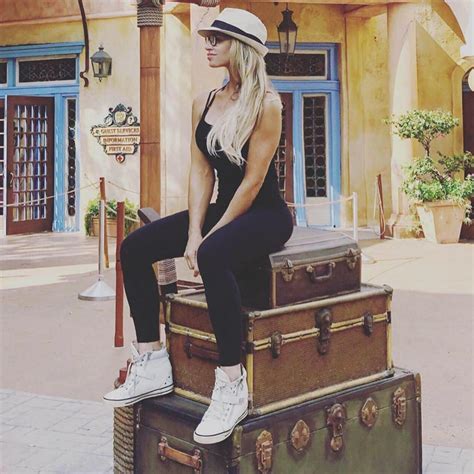 Wwe妹子每周晒颜值 在美军当过兵的女人果然惹不起 搜狐大视野 搜狐新闻