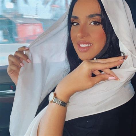 المذيعة﮼نوف بنت طَـلآل Noofabinttalal Snapchat Stories Spotlight And Lenses