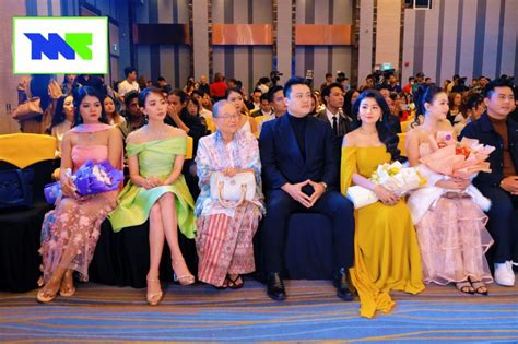 စာပေဗိမာန်စာမူဆုရဝတ္ထု မိသားစုအိမ်ထောင်ရေးဇာတ်လမ်းပုံစံ လှိုင်းလေကြားက
