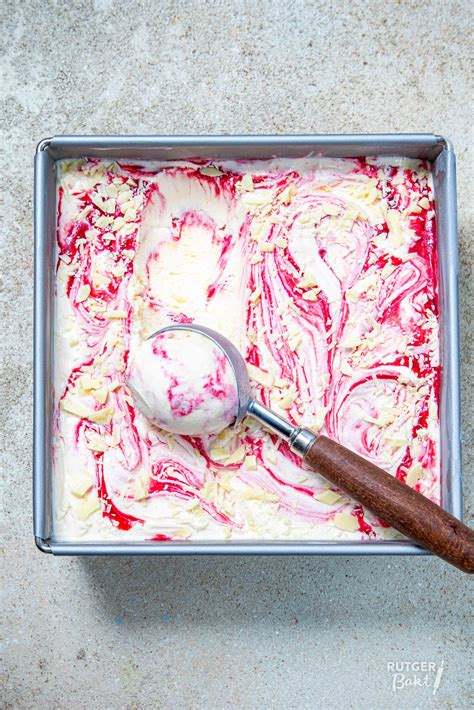 Witte Chocolade Ijs Met Framboos Recept Rutger Bakt