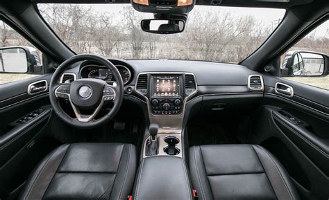Interior Of Jeep Grand Cherokee 2017
