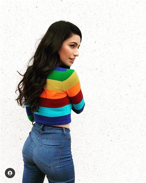 6 Hot Sexy Marissa Roberto Bikini Pics