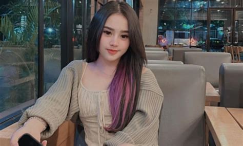 Profil Instagram Wikipedia Dan Biodata Vitri Pradana Topikindo