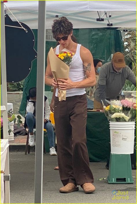 Shawn Mendes Grabs Coffee Days After Attending Halloween Horror Nights