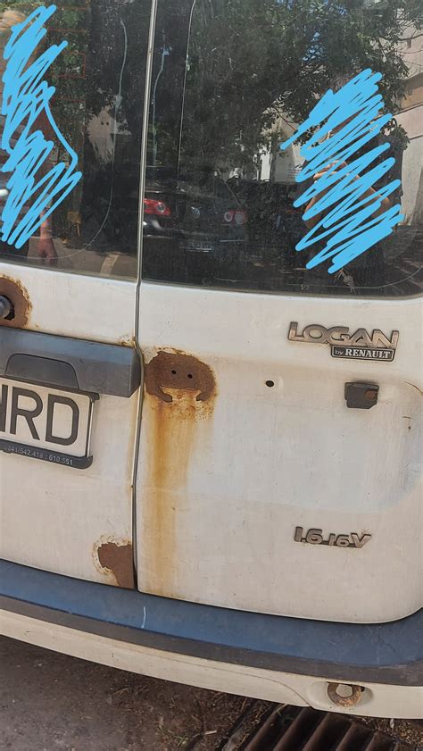 found a rust spot in the shape of the discord logo thought i would share discordapp