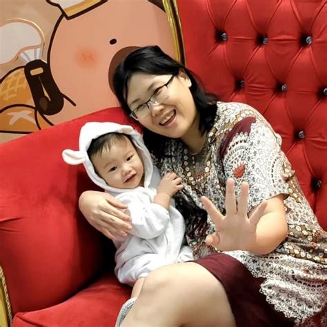 Saki Sakiasakura • Threads Say More